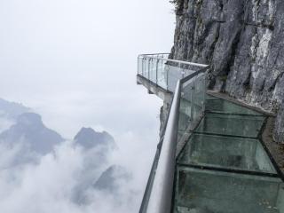 Waarom en wanneer komen vrouwen op riskante en onveilige hoge ...