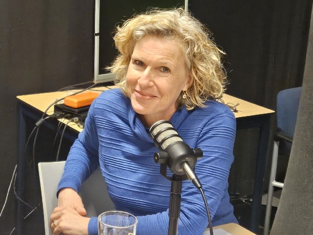 Janka Stoker bij NOS Met het Oog op Morgen om te praten over de ...